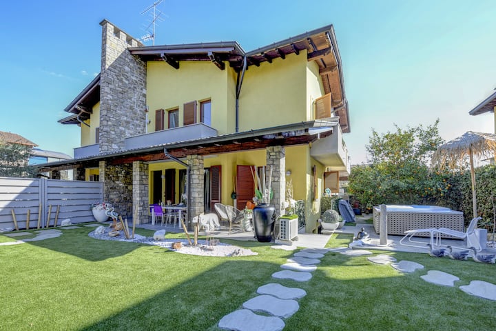 Villa Numa Con Jacuzzi E Giardino Privato - Desenzano del Garda