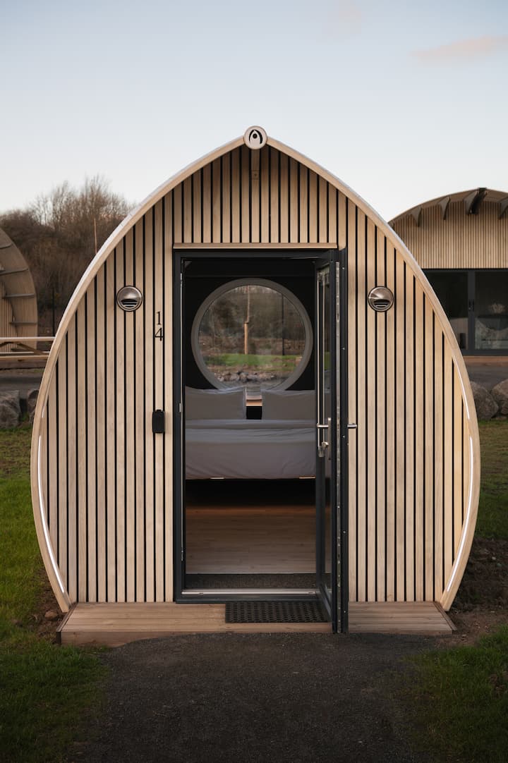 Lost Shore Surf Resort - Waterfront Pod A - South Queensferry