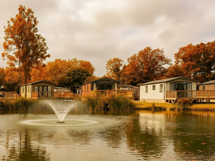 Lakefront Hideaway - Lake Fountains - Malton