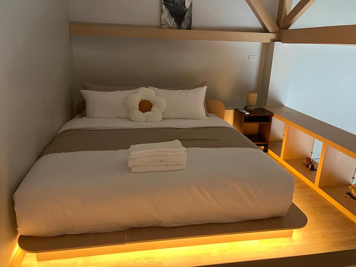 ห้องชั้นลอยพร้อมเตียงเรียวกัง - Chiang Mai, Thailand