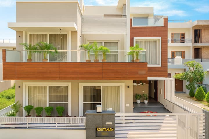 The Rootanian Villa ~ Chandigarh Airport - Sahibzada Ajit Singh Nagar