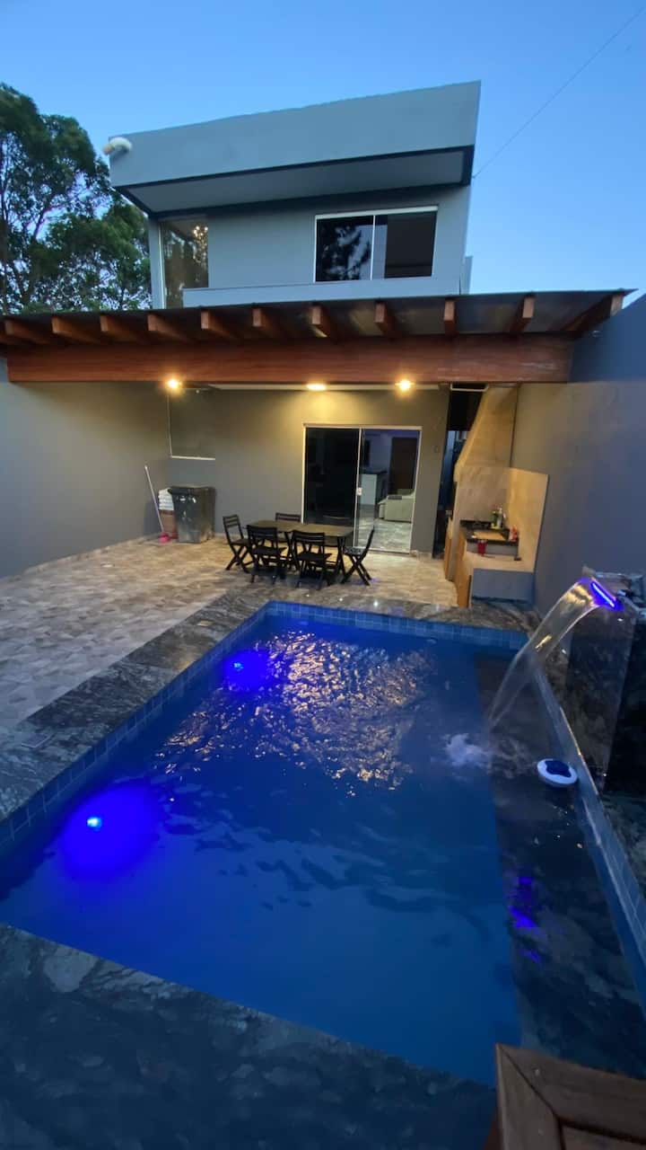 Casa De Alto Padrão Proximo à Praia Do Rosa. - Imbituba