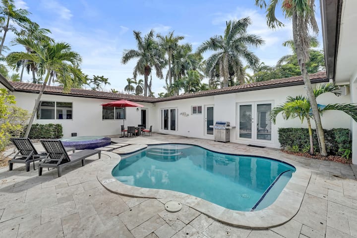 Oasis 5 Bed, 3 Bed Bath Pool And Hot Tub - Hollywood, FL