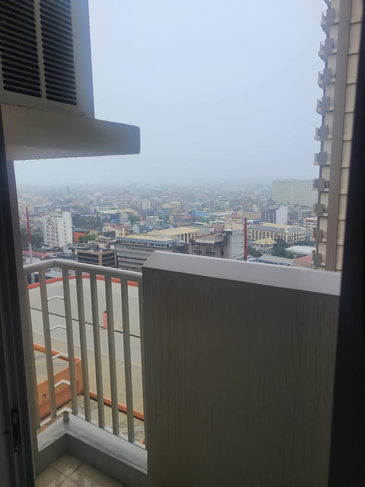 Laureano Di Trevi In Makati With Wi-fi & Netflix - Makati