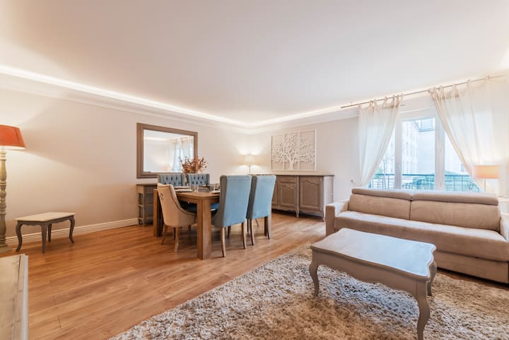 Danube • 8 Prs • 3 Ch • 5 Min Disneyland Paris - Disneyland Paris