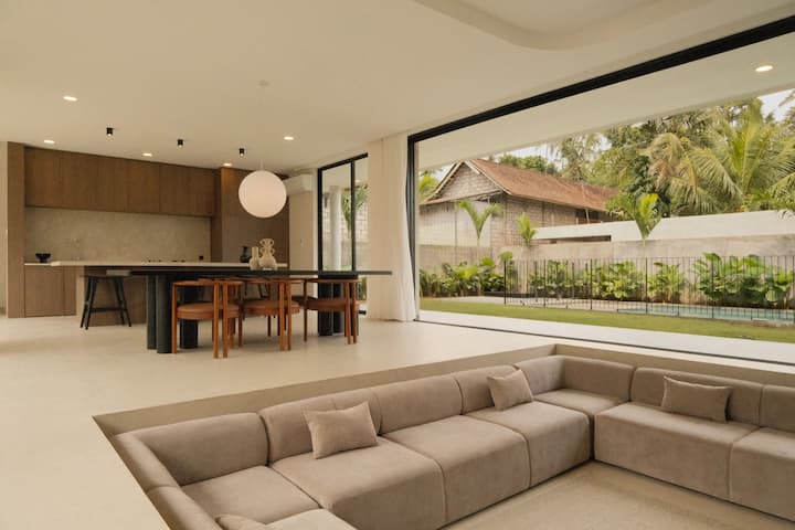 The Mansion | 3br Private Pool, Butler, Breakfast - Australia