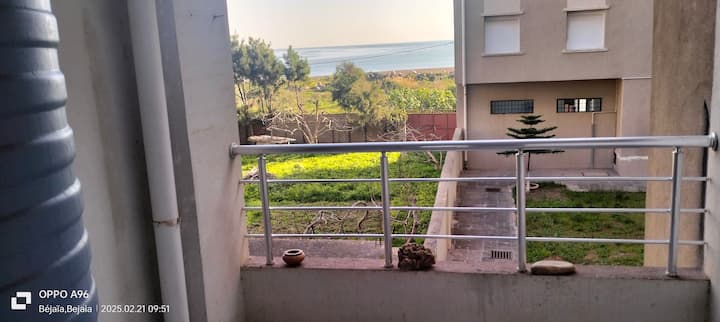 Très Belle Vue Sur Mer Et à Deux Pas De L'aéroport - Béjaïa