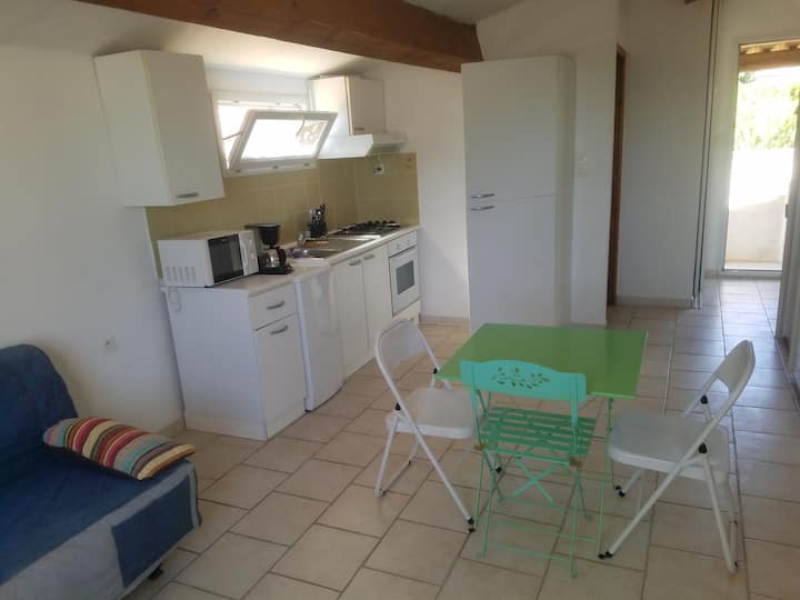 Grand Studio Sécurisé Au Calme. - La Fare-les-Oliviers