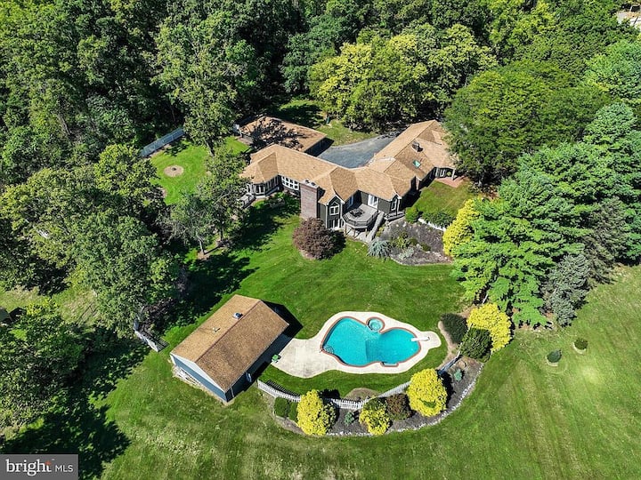 Huge Family House, Close To Hershey Attractions! - Middletown, PA