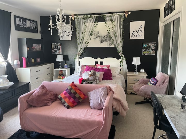 Coastal 2 Bedroom Upstairs Apt. - Coos Bay, OR