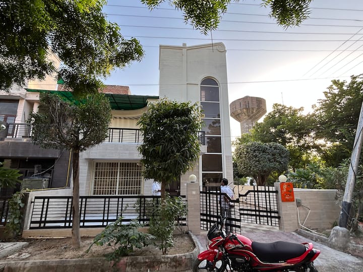 Shree Ji House - Vrindavan