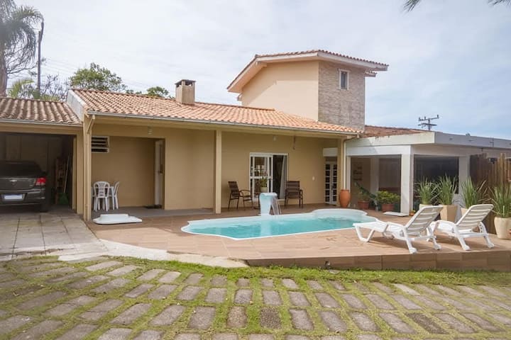 Casa Com Piscina Em Garopaba. - Garopaba