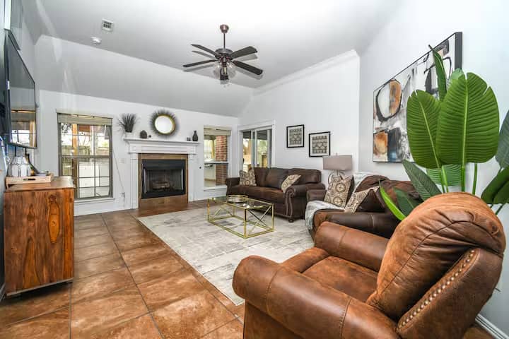 Cypress Ct. Estate - Siloam Springs, AR