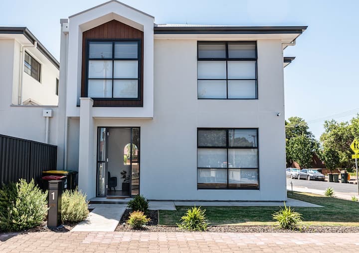 Home Abroad - South Australia