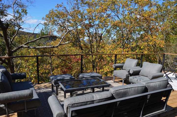 Private Hilltop Birdhouse Cabin - Fahnestock State Park, Carmel Hamlet