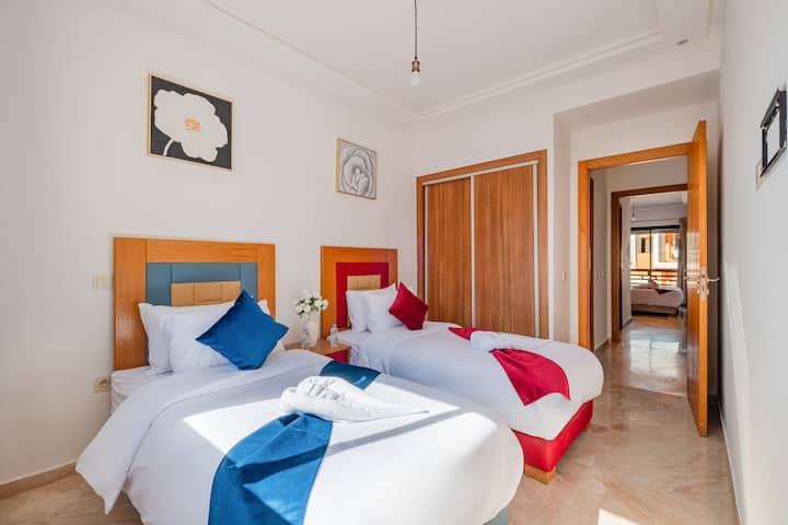 2br Retreat In Hivernage | Pool, Balcony & Parking - Marrakech