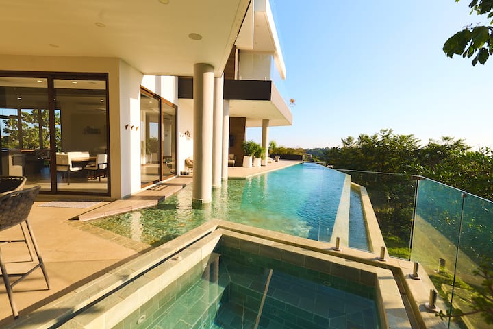 Luxury Ocean View Villa - Private Pool & Cinema - Jaco