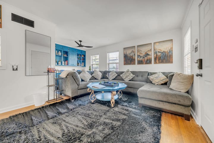 Biome, New Luxury Rare Gem, Family Getaway, Hiking - Memphis, TN