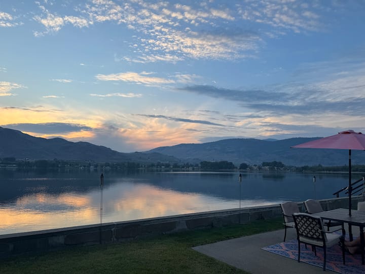 Lakefront Cottage - Oroville, WA