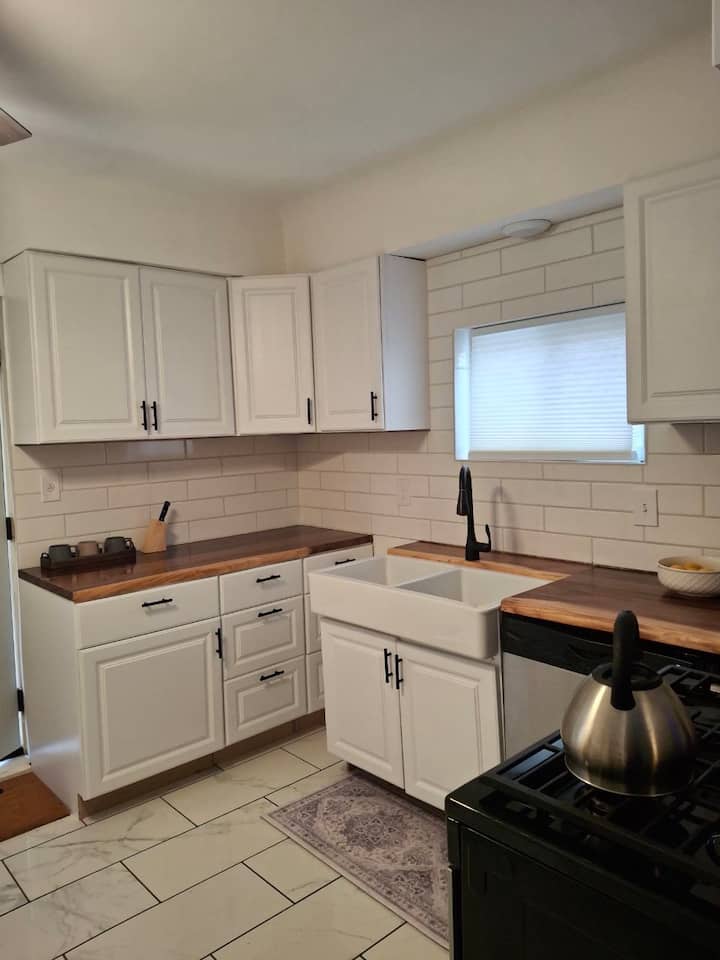 Cozy Retreat In Rochester Hills - Rochester Hills, MI