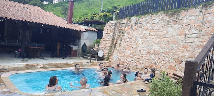 Ideal Para Relaxar E Receber A Família E Amigos. - Amparo