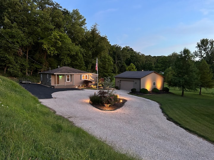 Vincennes First Airbnb - Vincennes, IN