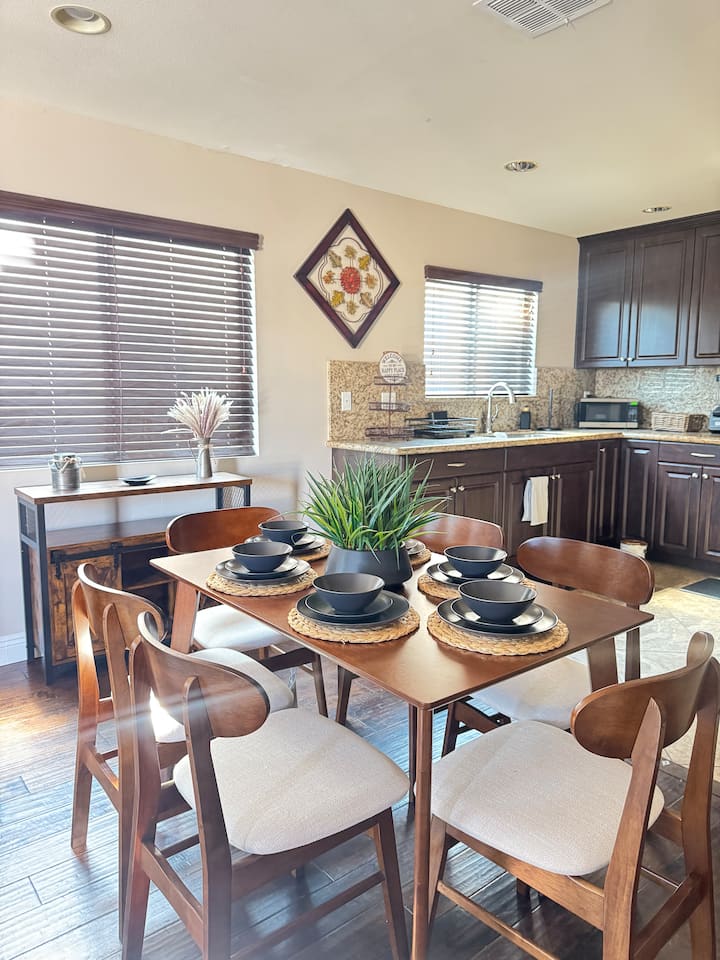 Modern 3br Retreat • 5 Beds • Walk To Sofi/lax - Culver City, CA