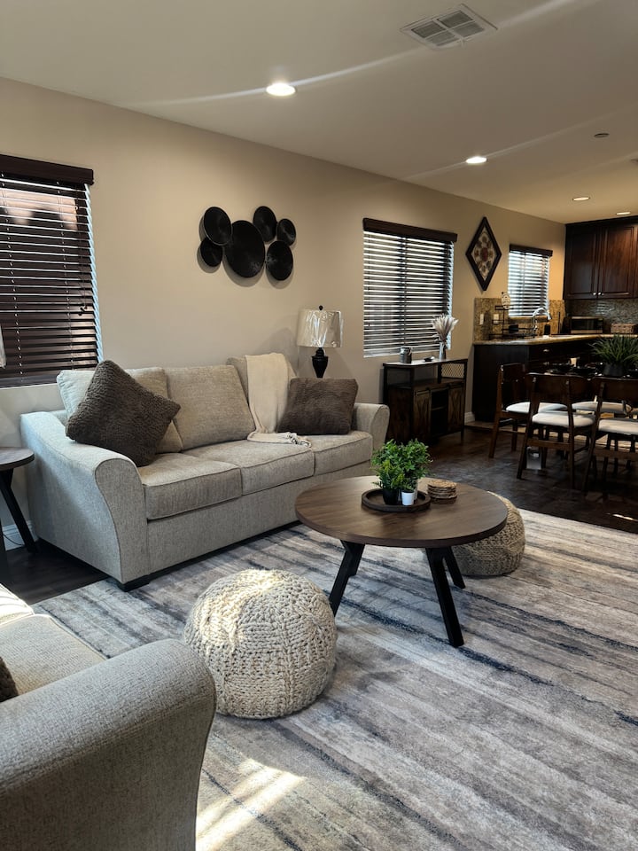 Modern 3br Retreat • 5 Beds • Walk To Sofi/lax - El Segundo, CA