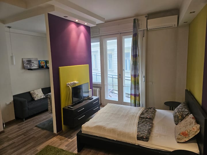 Sweetspot With Balcony - Budapest