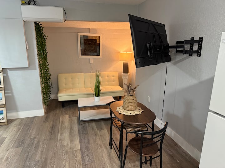 Secluded Studio, Great For Weekend Get Away - Spring Hill, FL