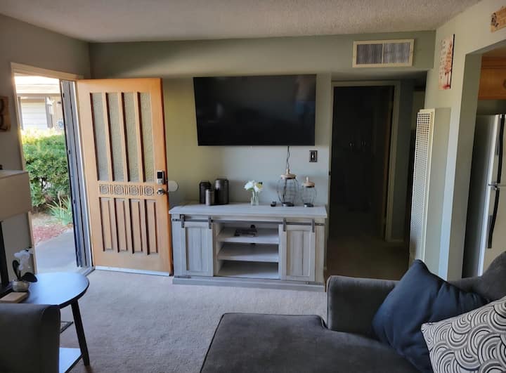 Isabella Lake 2 Bed 1 Bath Apartment - Lake Isabella, CA