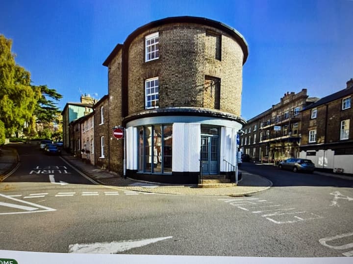 Beautiful Woodbridge Apartment With Roof Top Views - Woodbridge