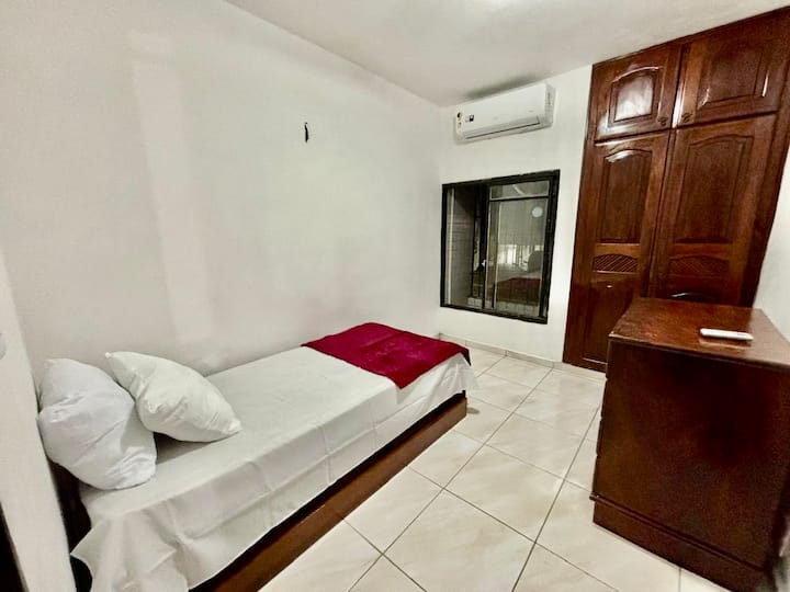 Apartamento No Calhau Próximo A Praia Litorânea - São Luís