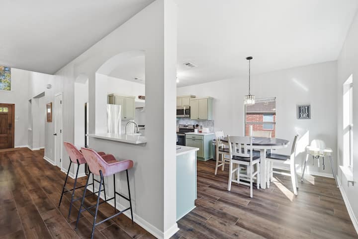 Newly Renovated, Spacious, Quiet Cul-de-sac Home - BarnHill Vineyard, Anna