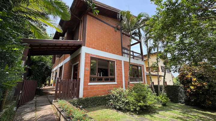 4 Suítes Perto Da Praia Em Guaecá - São Sebastião