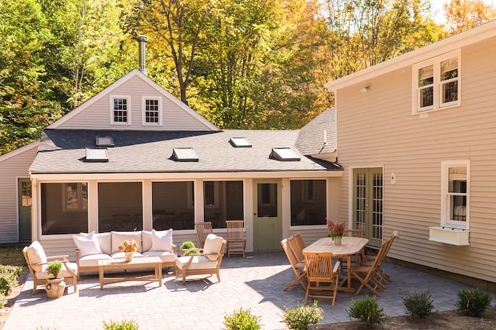 Lakes Region Getaway For 16 Guests & Pet Friendly - Laconia, NH