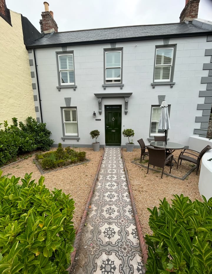 Charming 2 Bedroom House - Jersey