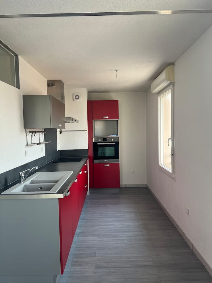 Appartement T4 - Centre Ville Avec Parking - L'Isle-Jourdain