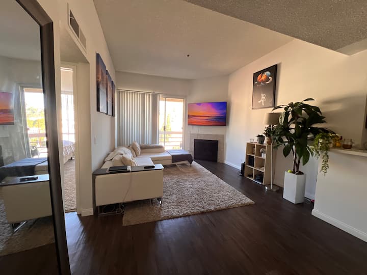 Hollywood Hills Escape | Stylish + Scenic - Los Angeles