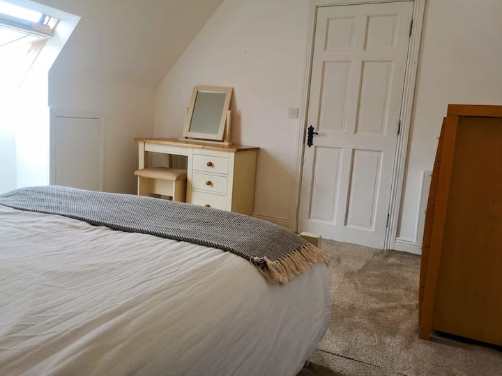 Warm, Comfortable, Private One Bedroom Apartment. - Athy