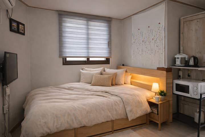 서울 친구의 집
(A Friend's House In Seoul.) - Bucheon-si