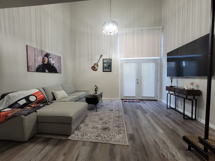 Glamorous Loft W/ Private Outside Patio - Brownwood, TX