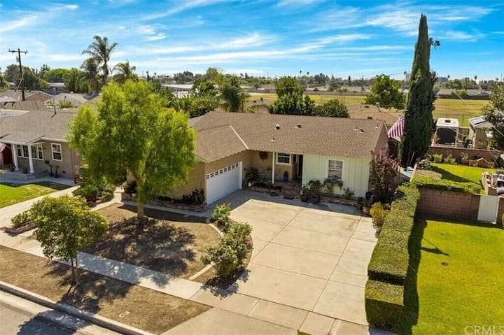 Favorite Getaway Close To Disneyland - Sleeps 8 - Anaheim, CA