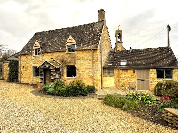 Cosy Cotswold Cottage In Village Location - Broadway