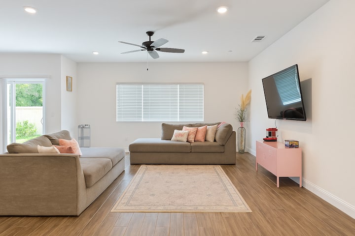 Your Home Away From Home — (Clovis/fresno) - Clovis, CA