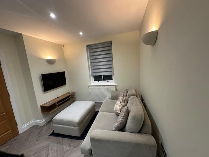 Home In Lymington - Lymington