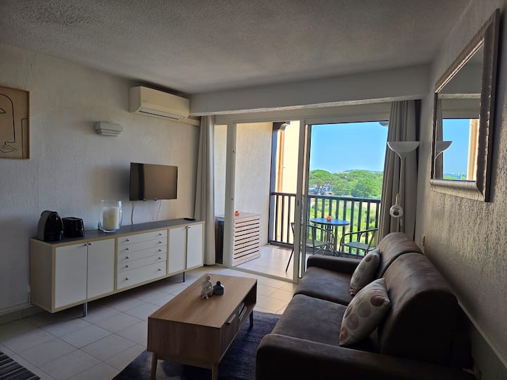 Appartement Lumineux Avec Vue Sur Le Golf - Gassin