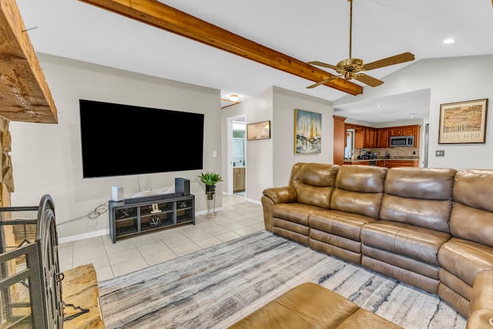 Hottub+pool+pooltable+tennis+bbq-sleeps 12 - Sarasota, FL