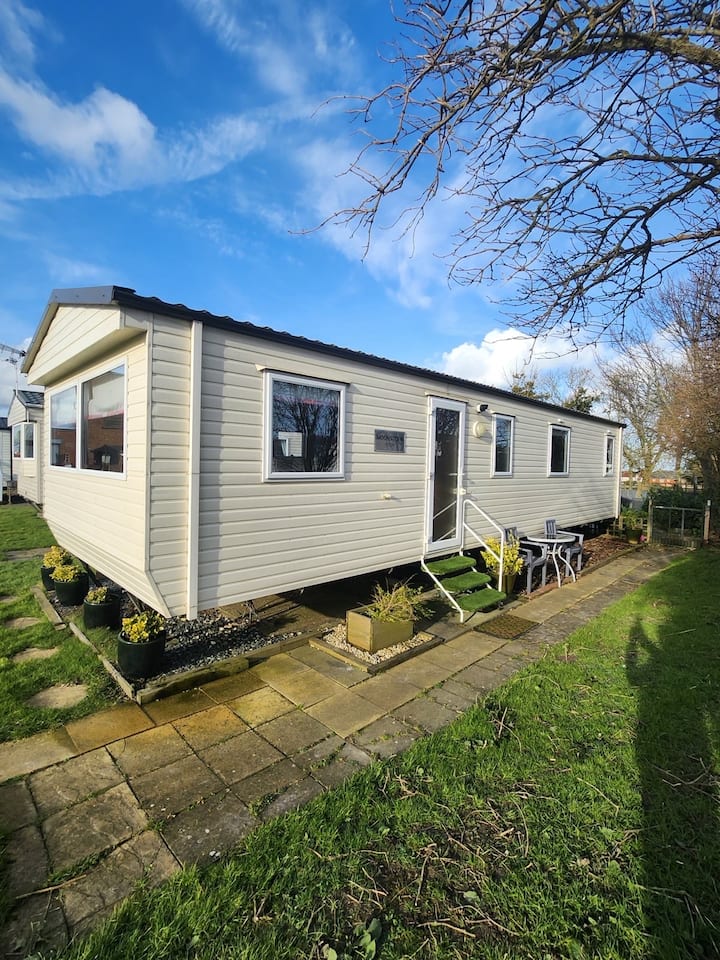 Home From Home In A Holiday Park In Dover - Dover