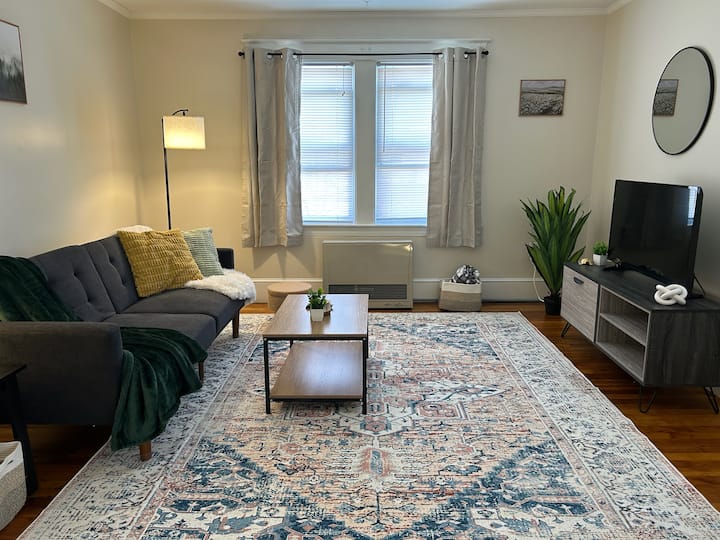 Apt In Brunswick, 2 Mins To Bowdoin & Amtrak - Brunswick, ME